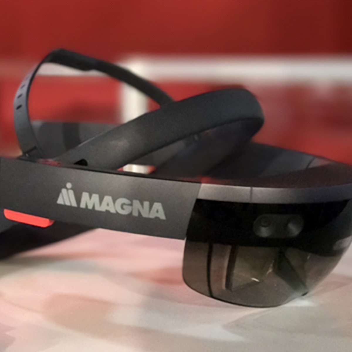 Magna HoloLens Experience - FAST EFFECT